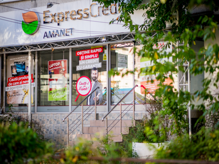 Agenţiile Express Credit Amanet - Conteaza. Pe bani. Si pe noi.